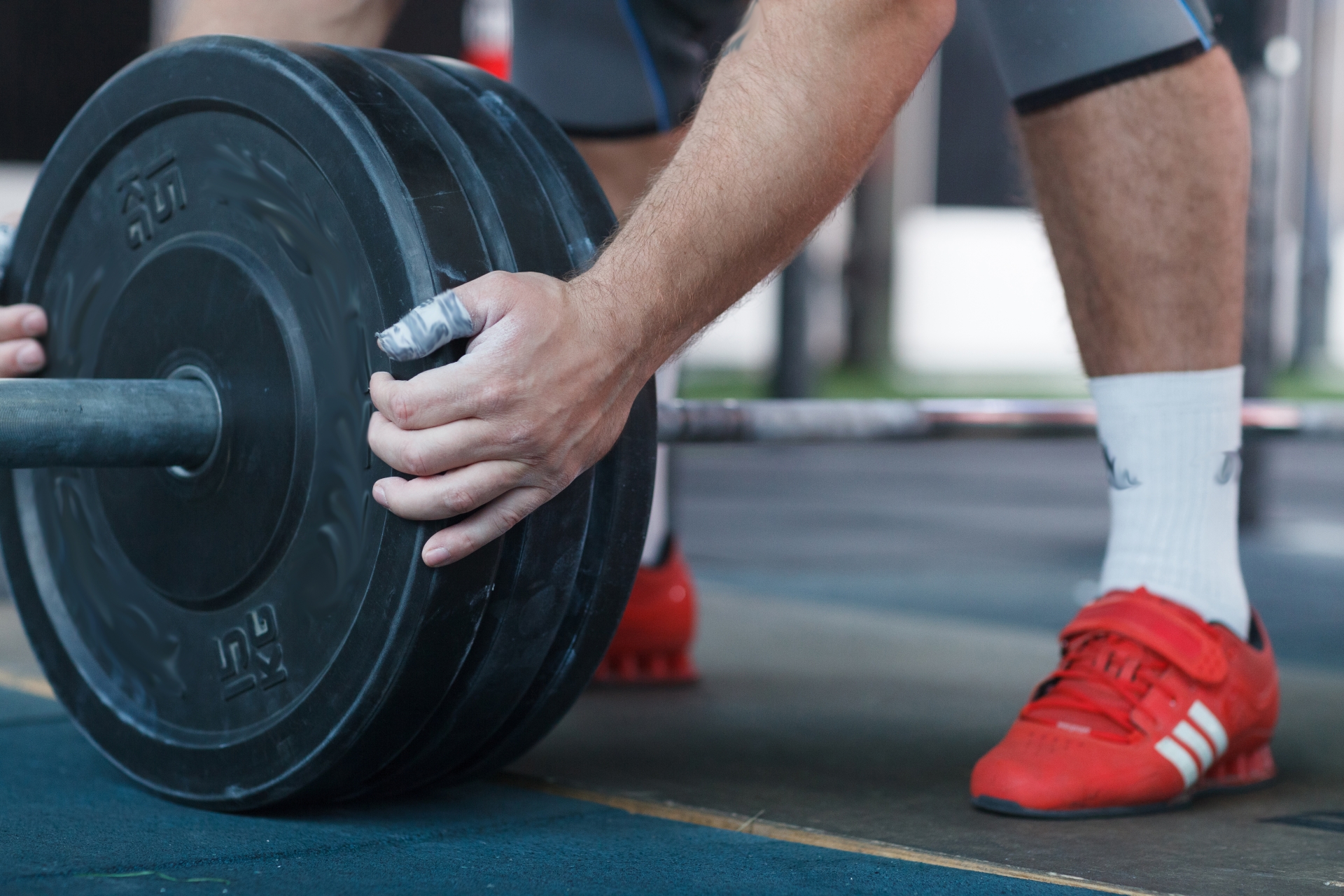 ジムで使えるおすすめの靴下15選！レディース向けトレーニングソックス | goodcize