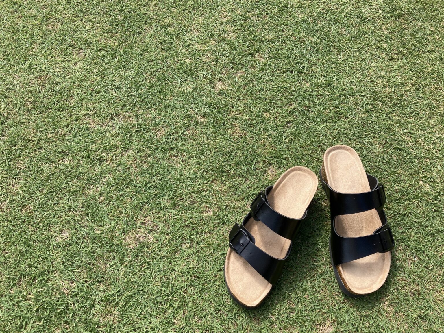 【メンズ向け】スポーツサンダルおすすめ22選！おしゃれなブランドや履き心地最高で歩きやすいアイテム | goodcize