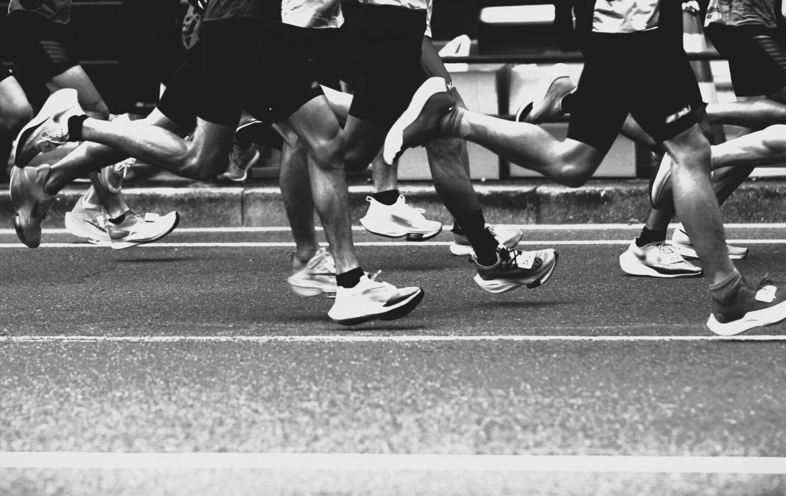 おすすめのランニングソックス13選【選び方も解説】コスパ最強でおしゃれな厚手のアイテム | goodcize