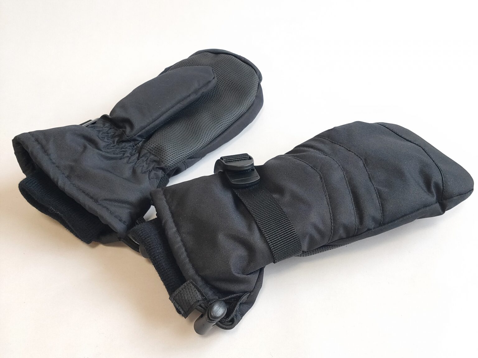 【メンズ、レディース必見】スノボの服装は？おすすめのアイテム10選や行くときの服装も解説 | goodcize