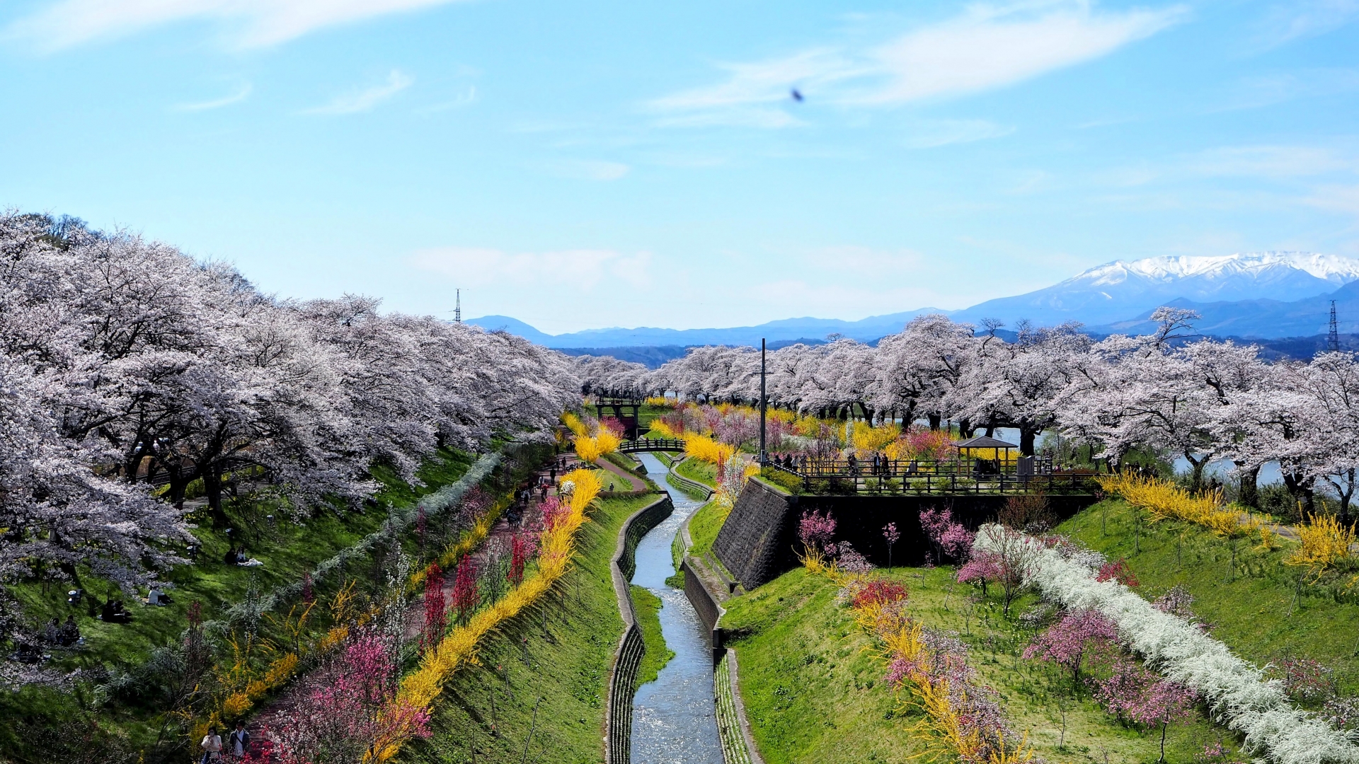 メンズ向けの春に使えるおすすめマウンテンパーカー12選！薄手のアイテム | goodcize